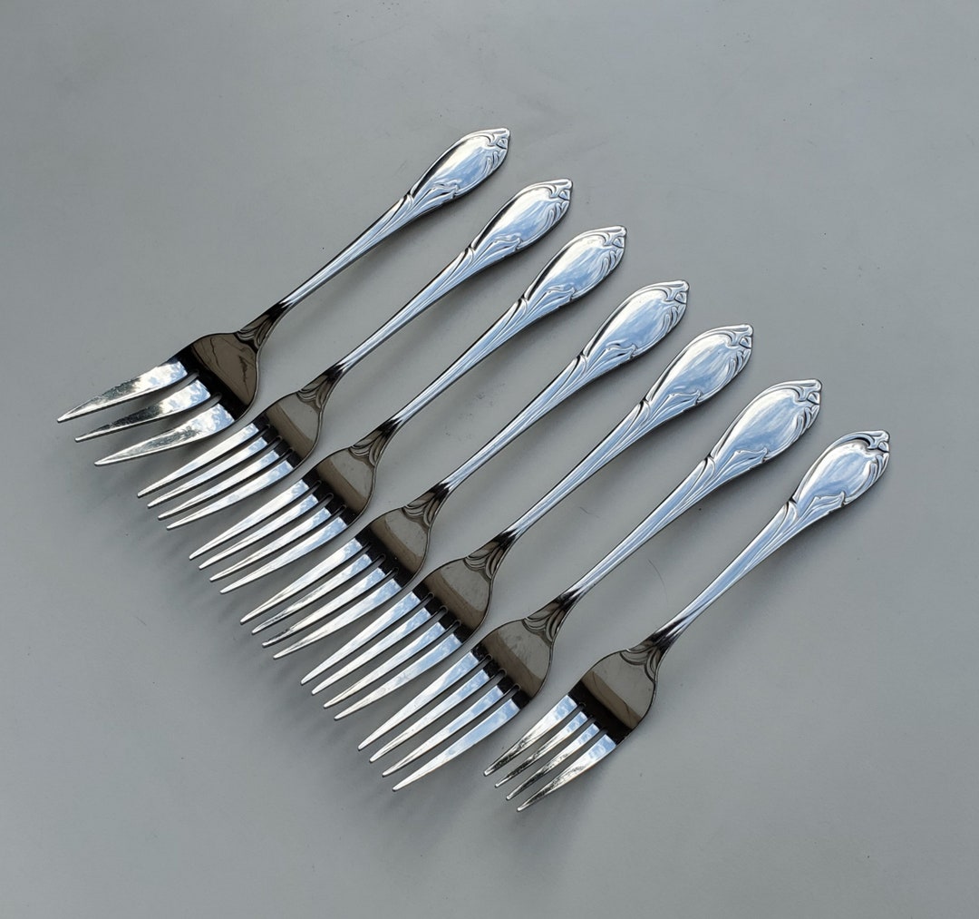 Gibson 18/0 Stainless Cutlery- Set of 5 Dinner Forks + 1 Salad Fork + 1 ...