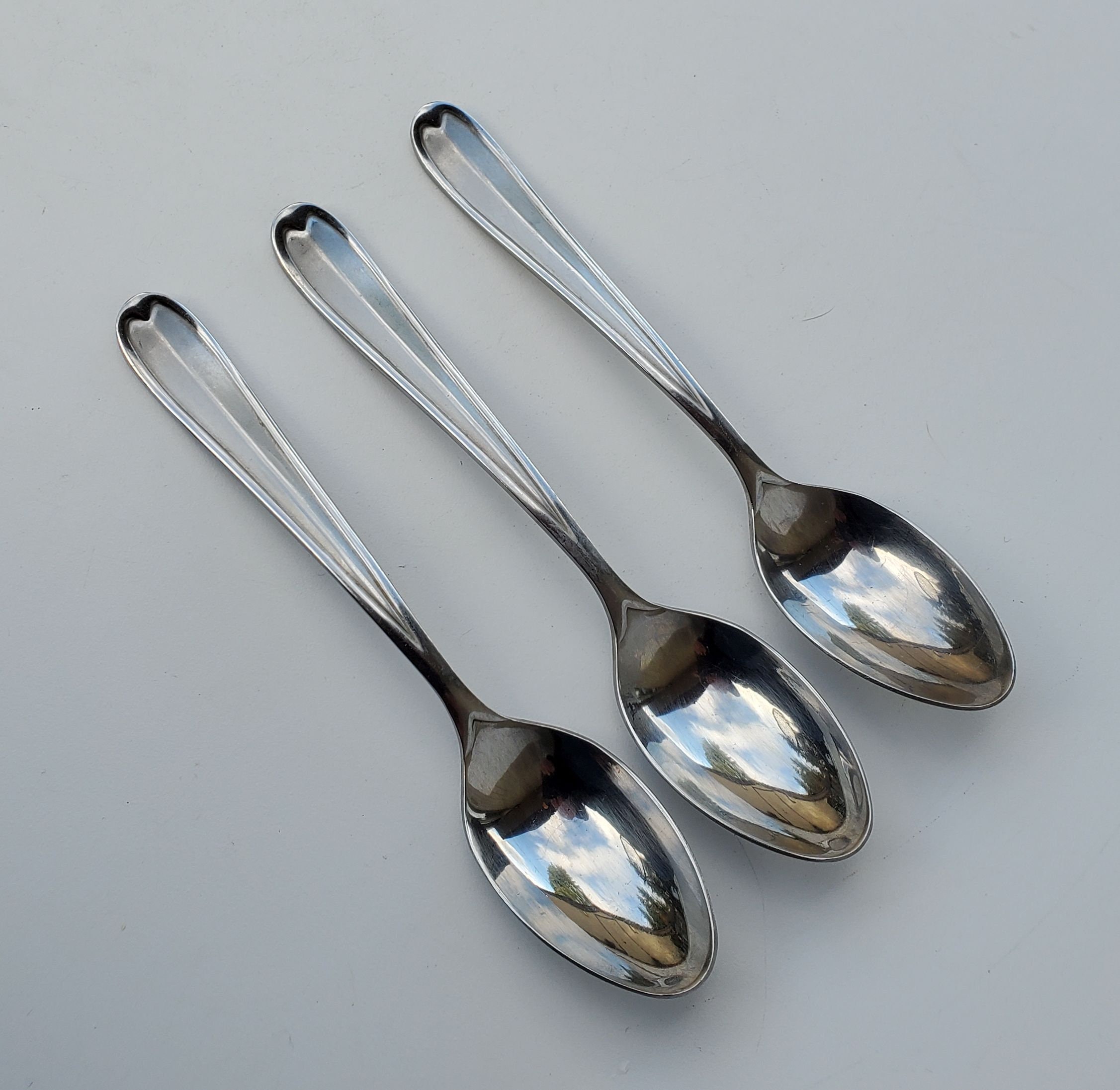 Oneida Stainless Dylan Pattern Soup Spoon Set of 3 Spoons - Etsy