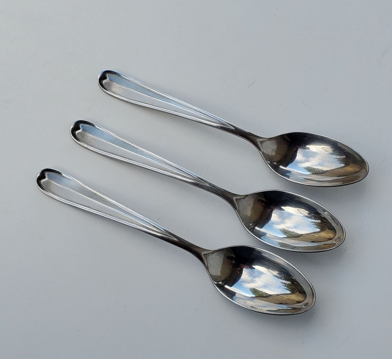 Oneida Stainless Dylan Pattern Soup Spoon Set of 3 Spoons - Etsy