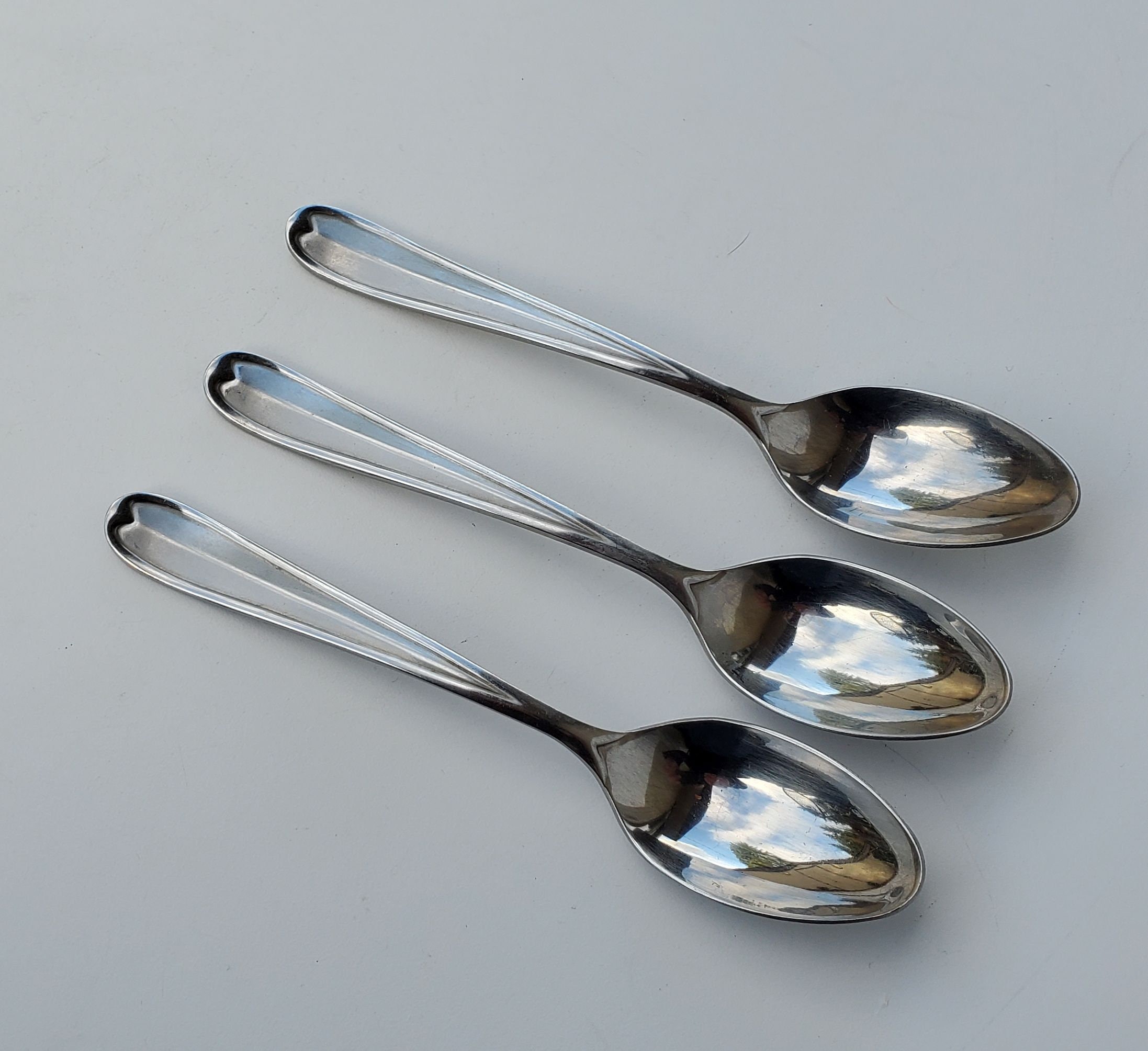 Oneida Stainless Dylan Pattern Soup Spoon Set of 3 Spoons - Etsy