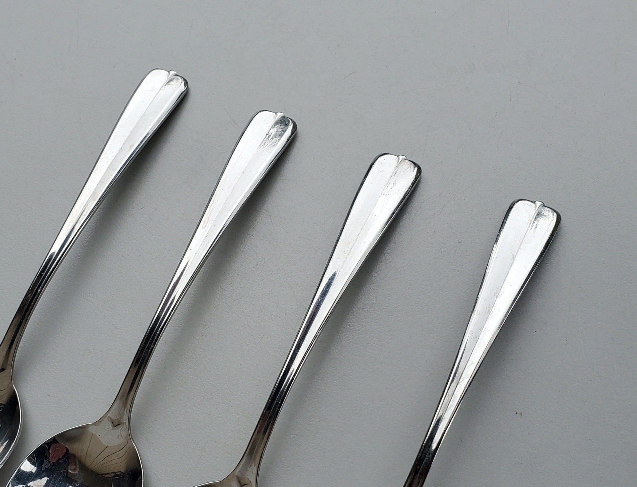 Oneida Stainless Gala Impulse Pattern - Set of 4 Soup Spoons - Glossy ...