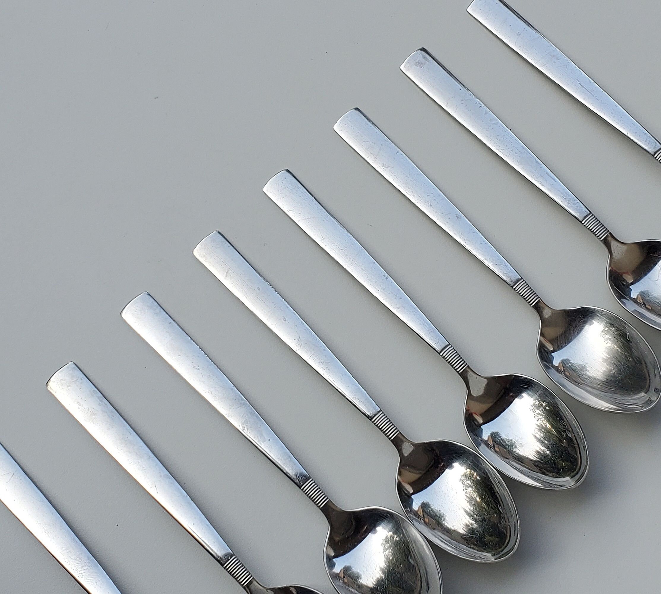Cambridge Stainless CBS193 Pattern Set of 8 Soup Spoons Linear Band ...