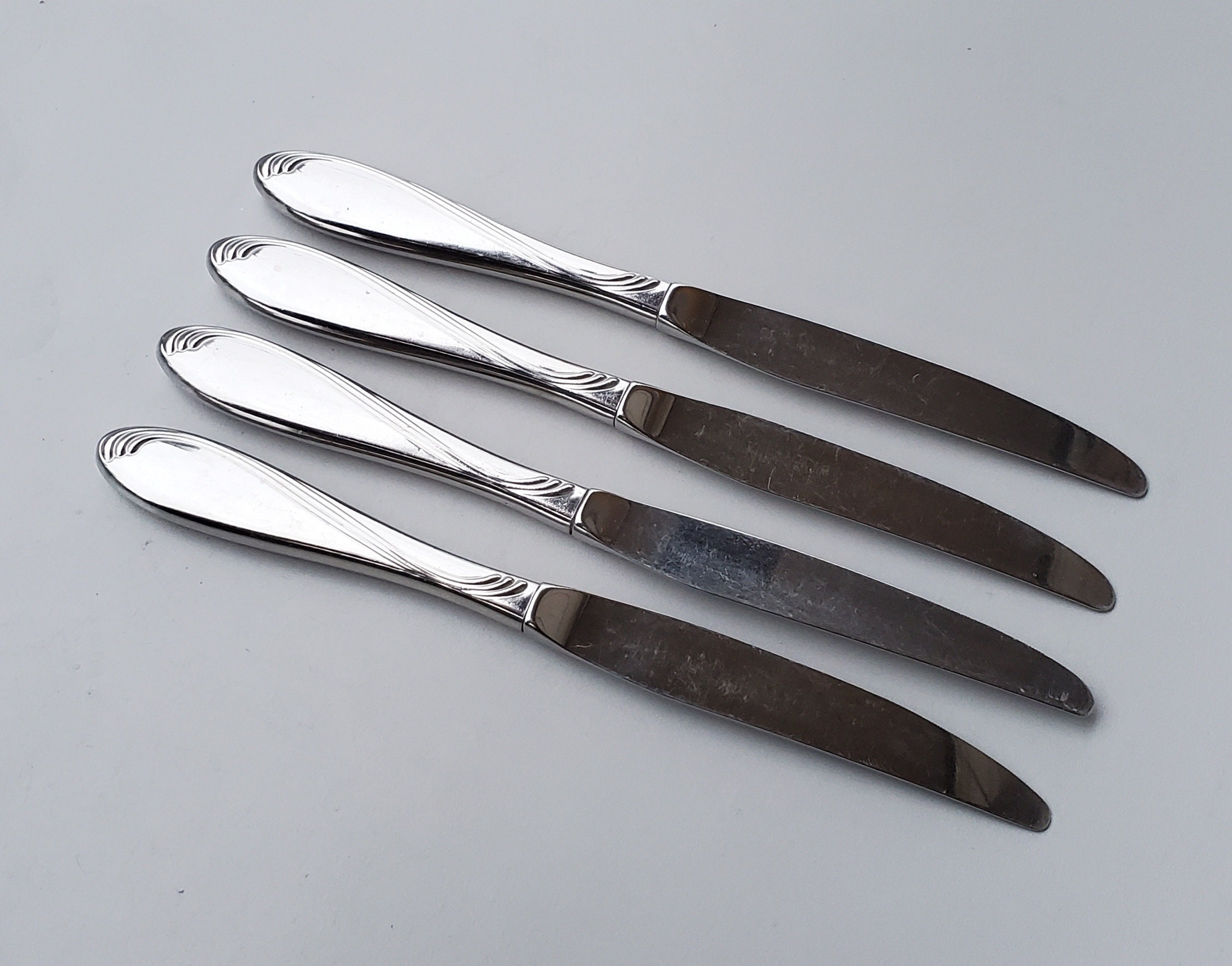Oneida Camber Cresta Windswept Scroll Pattern Set of 4 Dinner Knives ...