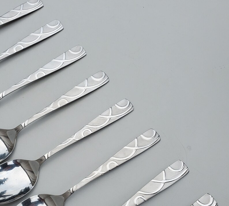 Cambridge Stainless Flatware Conquest Pattern Set of 8 Soup Spoons ...