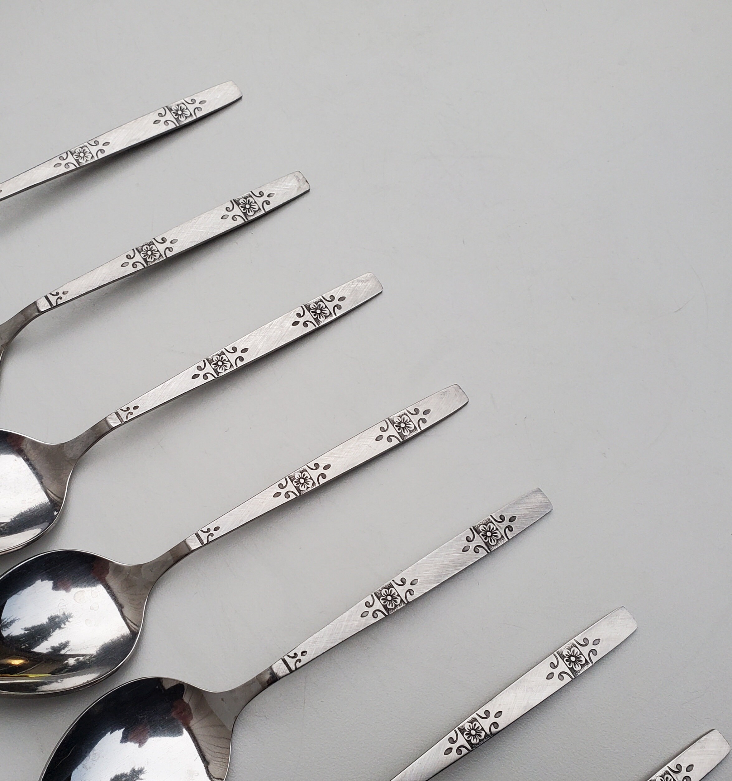 Oneida Profile Stainless Orlando Pattern Set of 7 Oval Soup Spoons ...