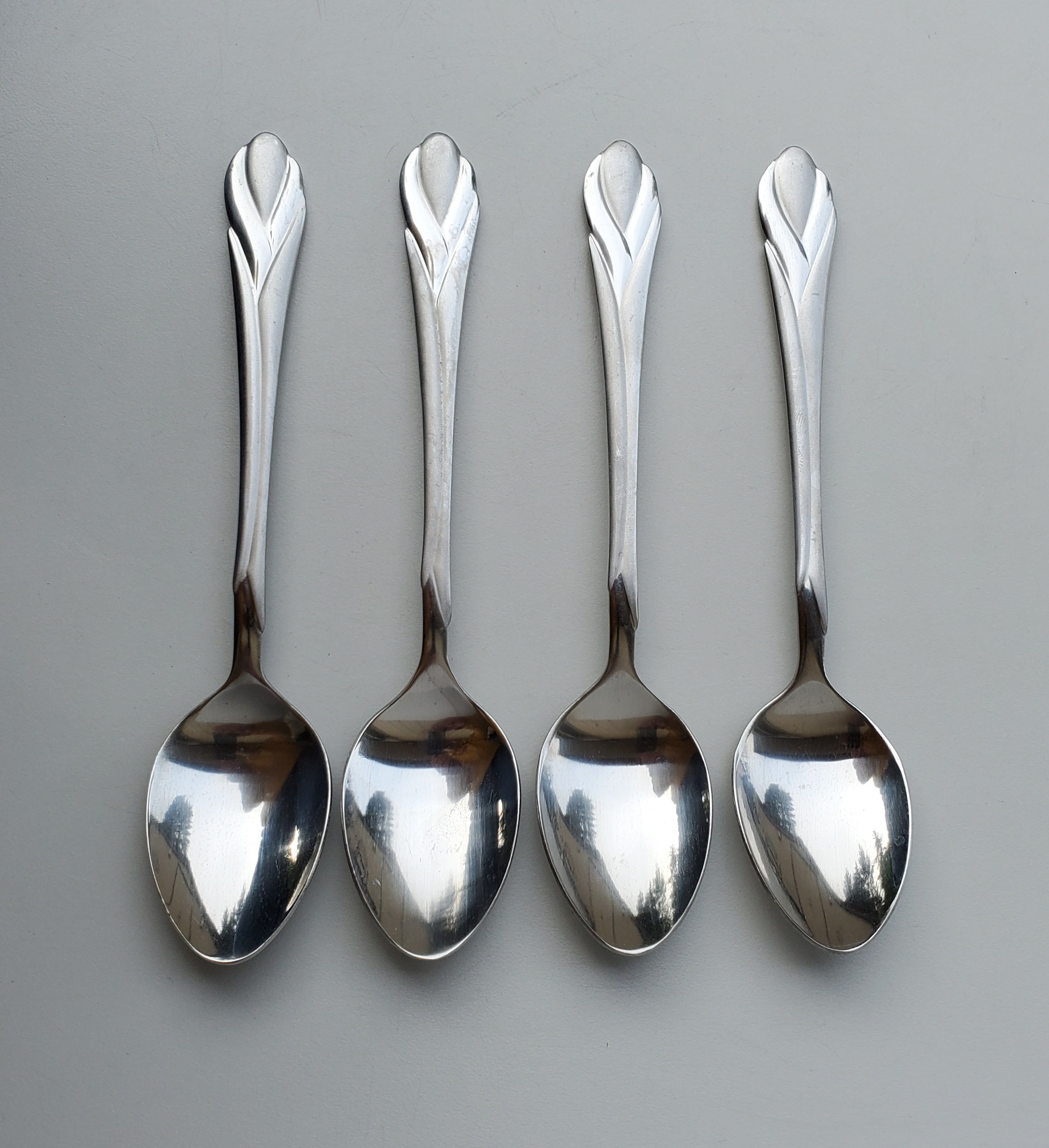 Hampton Silversmiths Lily Pattern Stainless Set of 4 Soup Spoons ...