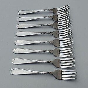 Oneida Flight Reliance Stainless Flatware - Set of 8 Salad Forks ...