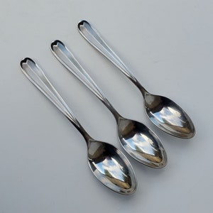 Oneida Stainless Dylan Pattern Soup Spoon Set of 3 Spoons - Etsy