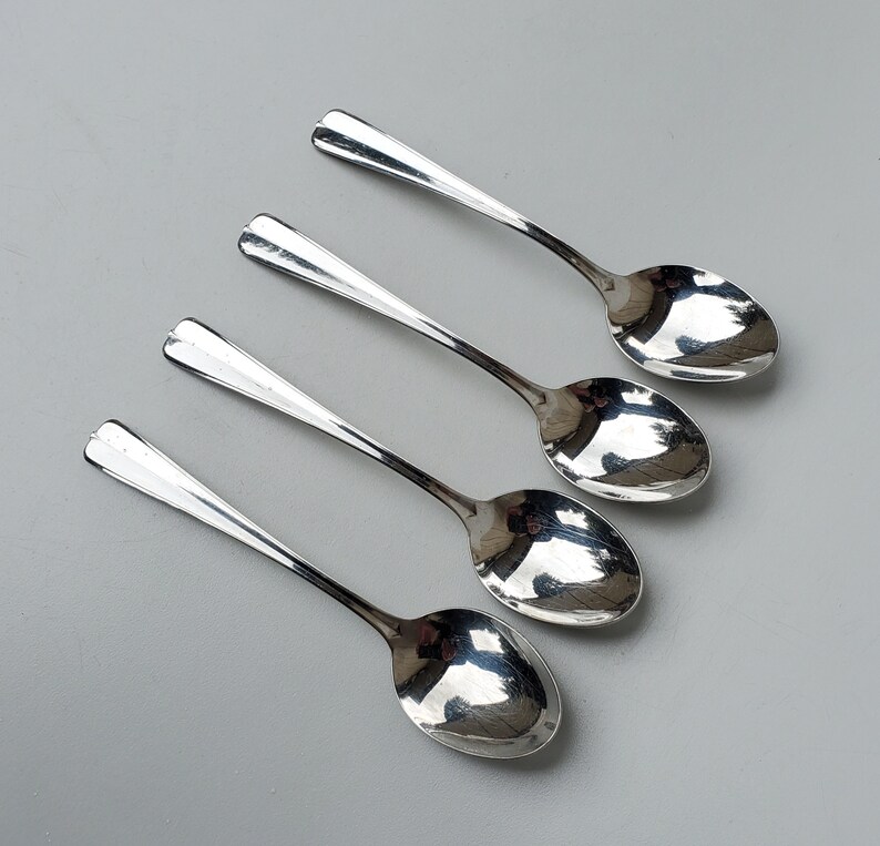 Oneida Stainless Gala Impulse Pattern - Set of 4 Soup Spoons - Glossy ...