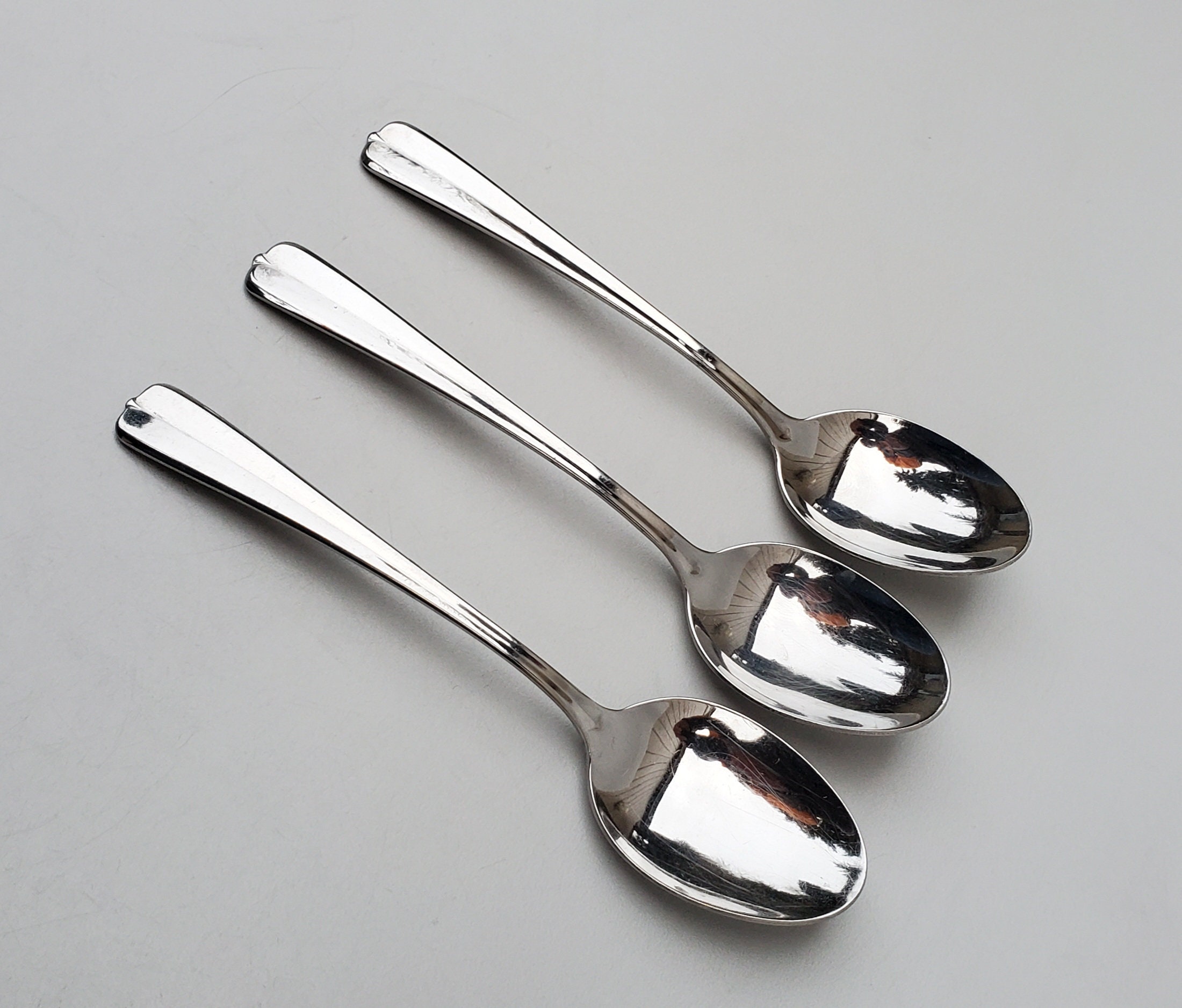 Oneida Stainless Gala Impulse Pattern Set of 3 Soup Spoons Glossy ...
