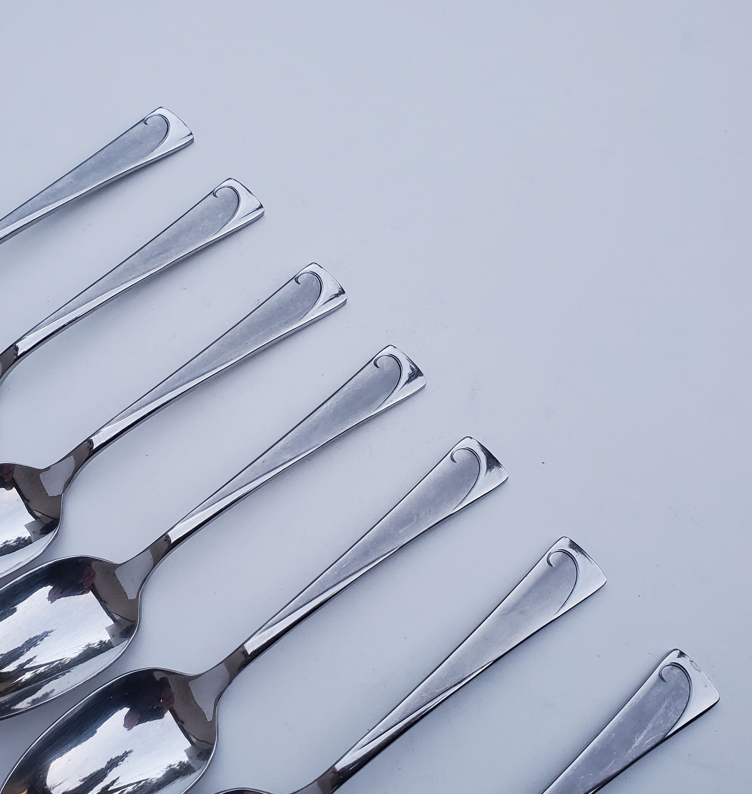 Oneida Script Flatware Pattern Set of 7 Soup Spoons 18/0 Stainless ...