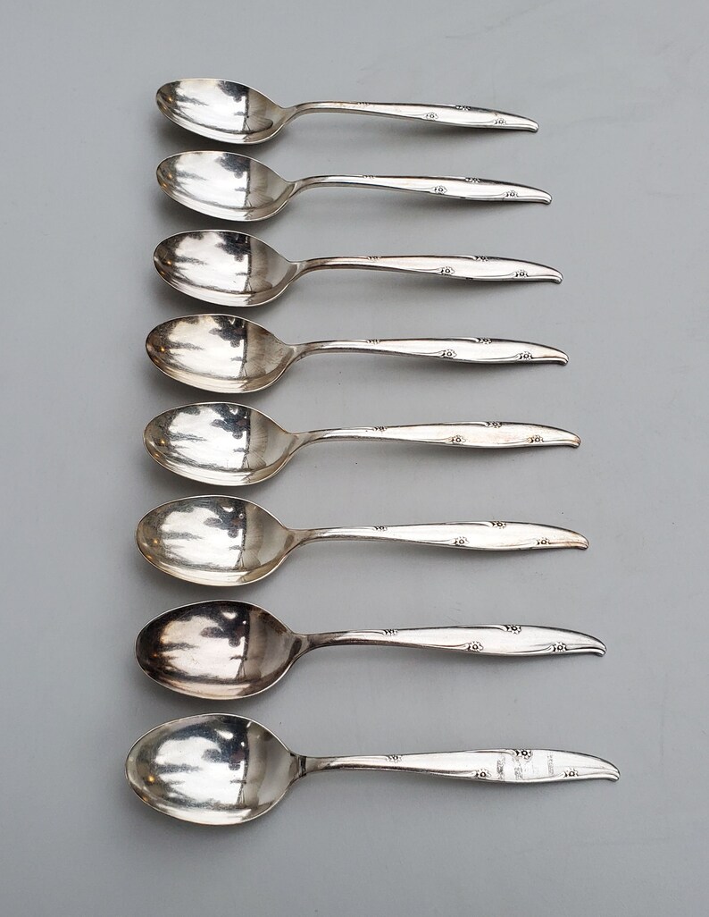Oneida Community Silverplate Silver Flower Pattern Set of 8 - Etsy