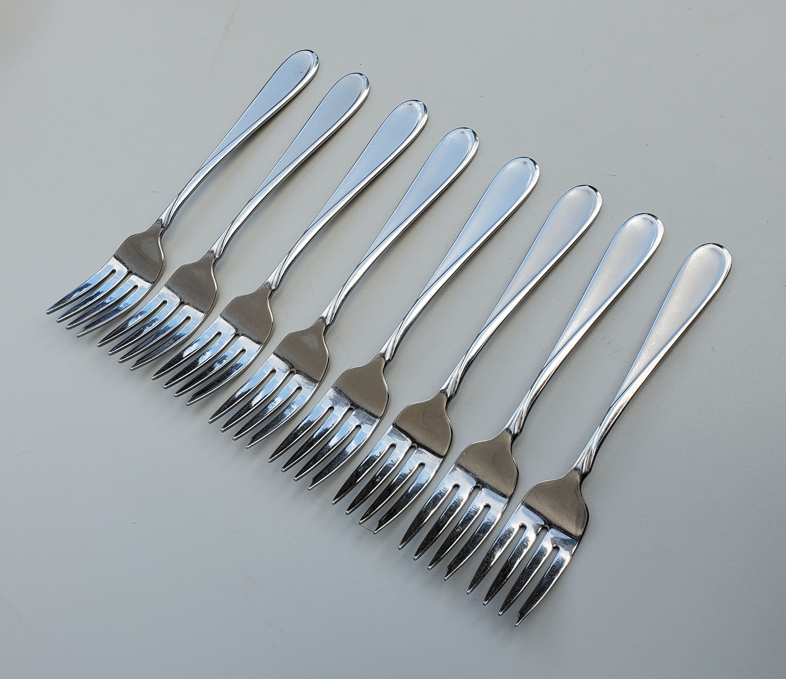 Oneida Flight Reliance Stainless Flatware Set of 8 Salad Forks Satin ...