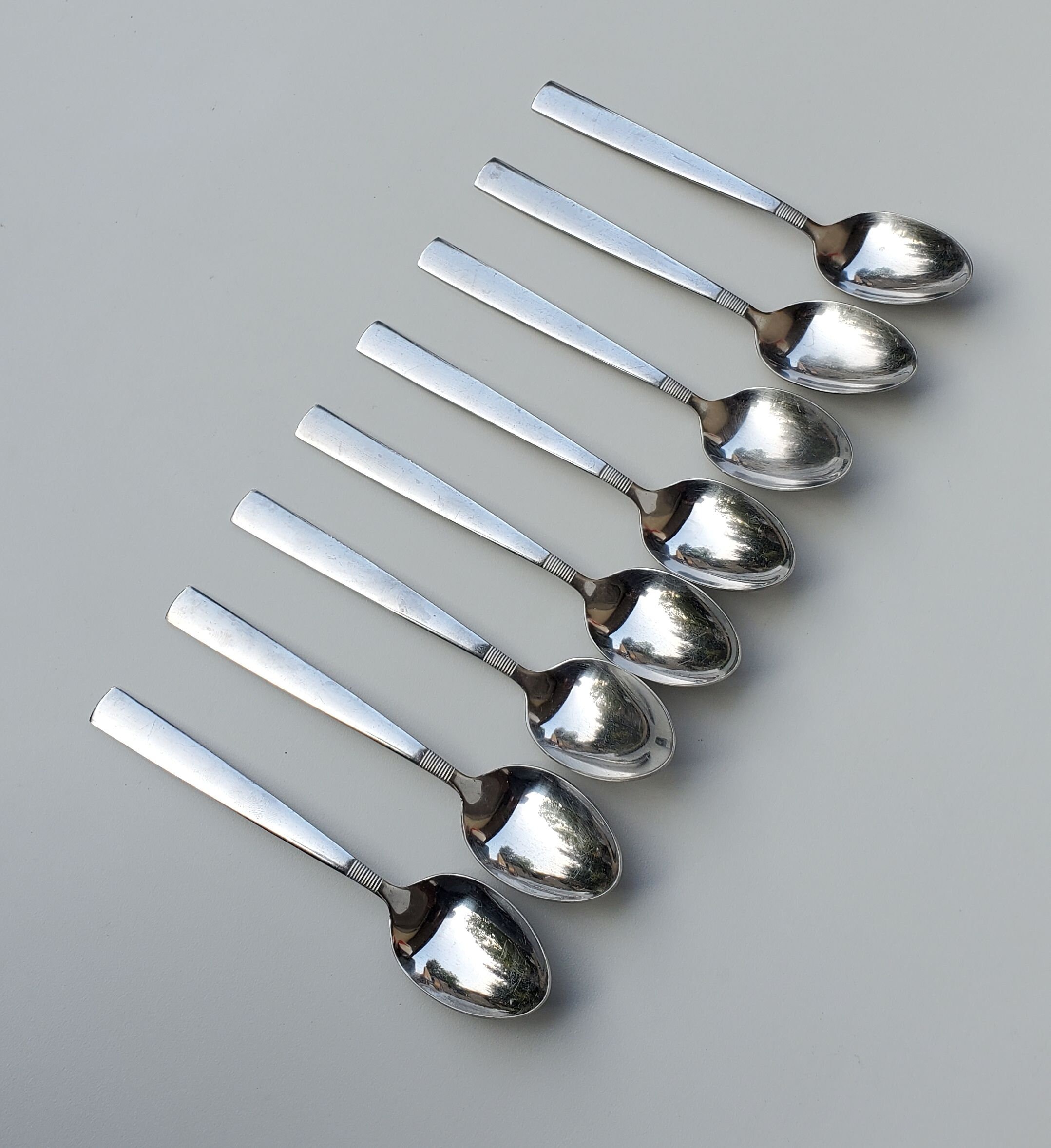 Cambridge Stainless CBS193 Pattern Set of 8 Soup Spoons Linear Band ...