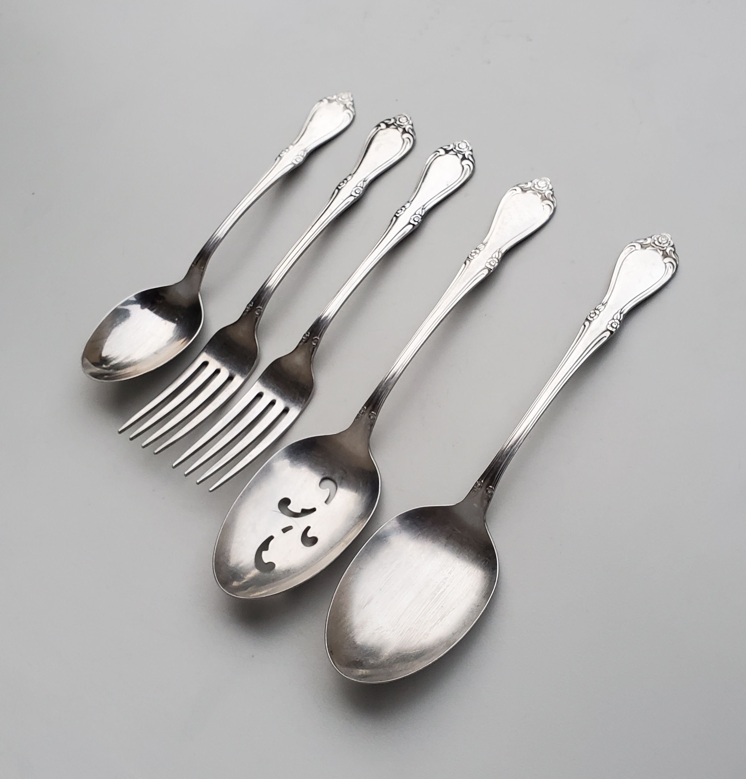 Oneida 1881 Rogers Deluxe Stainless Celebrity Pattern Mixed Lot of 5 ...
