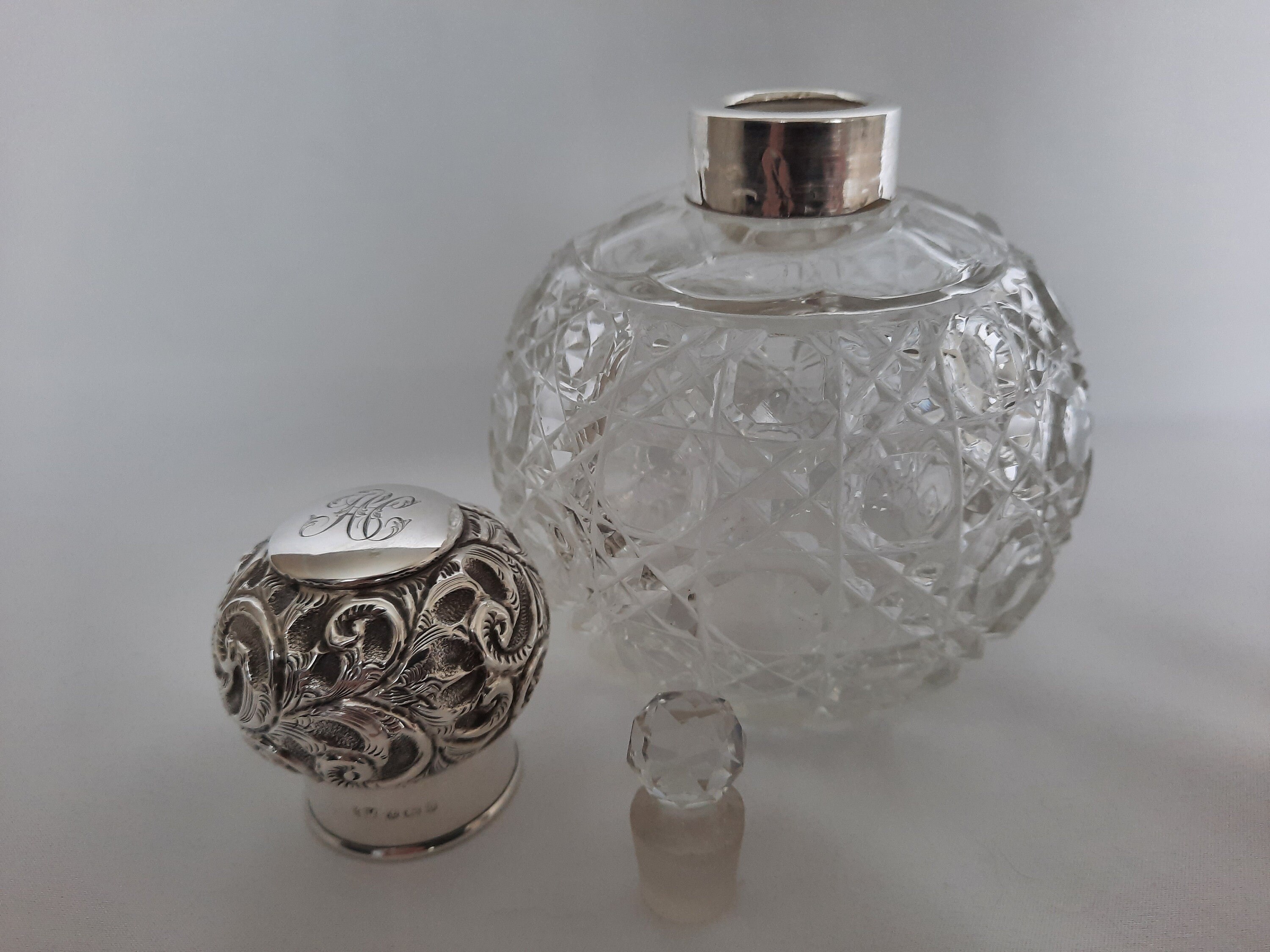 EDWARD VII SILVER Topped Perfume Bottle