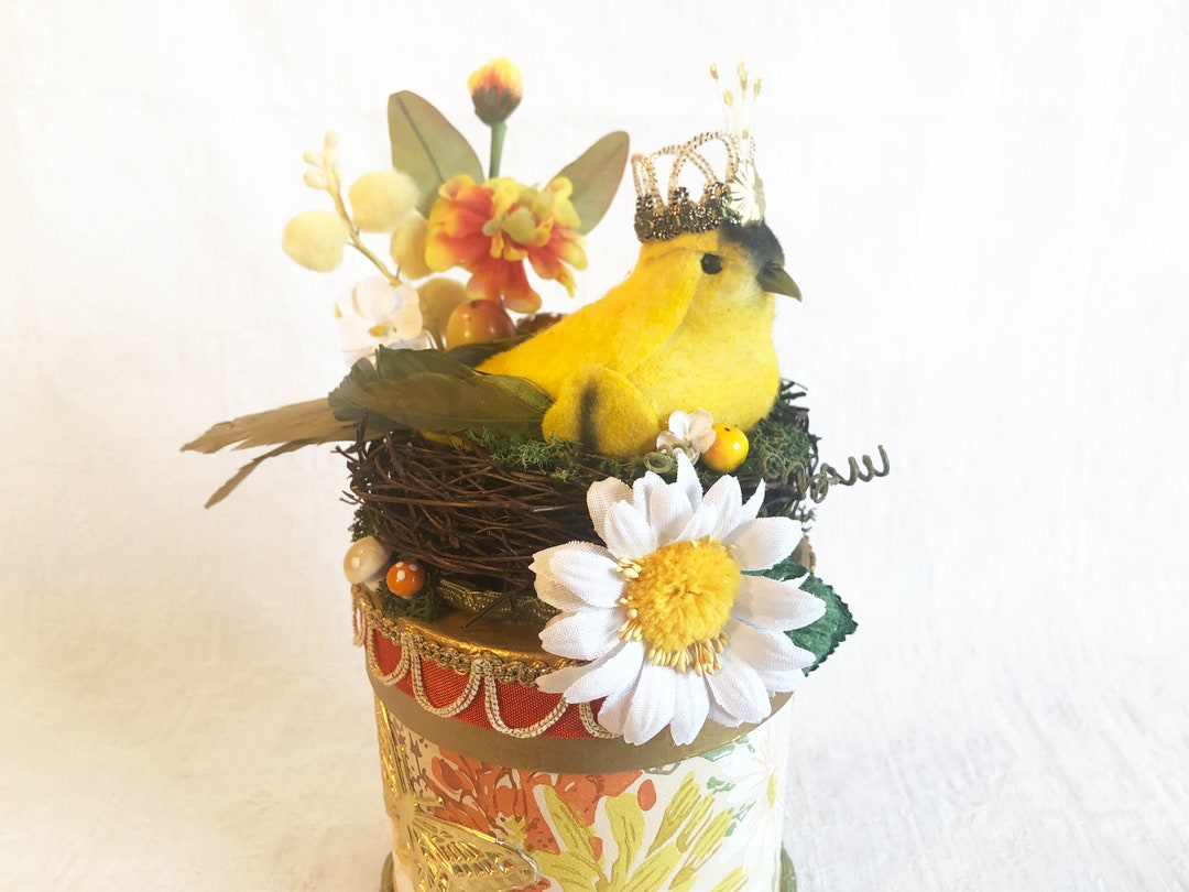 Vintage-inspired Nesting Goldfinch Candy Box Vintage Wallpaper Bird Box ...