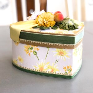 Vintage Daisy Wallpaper Heart Box | Unique Valentine Box | Summer ...