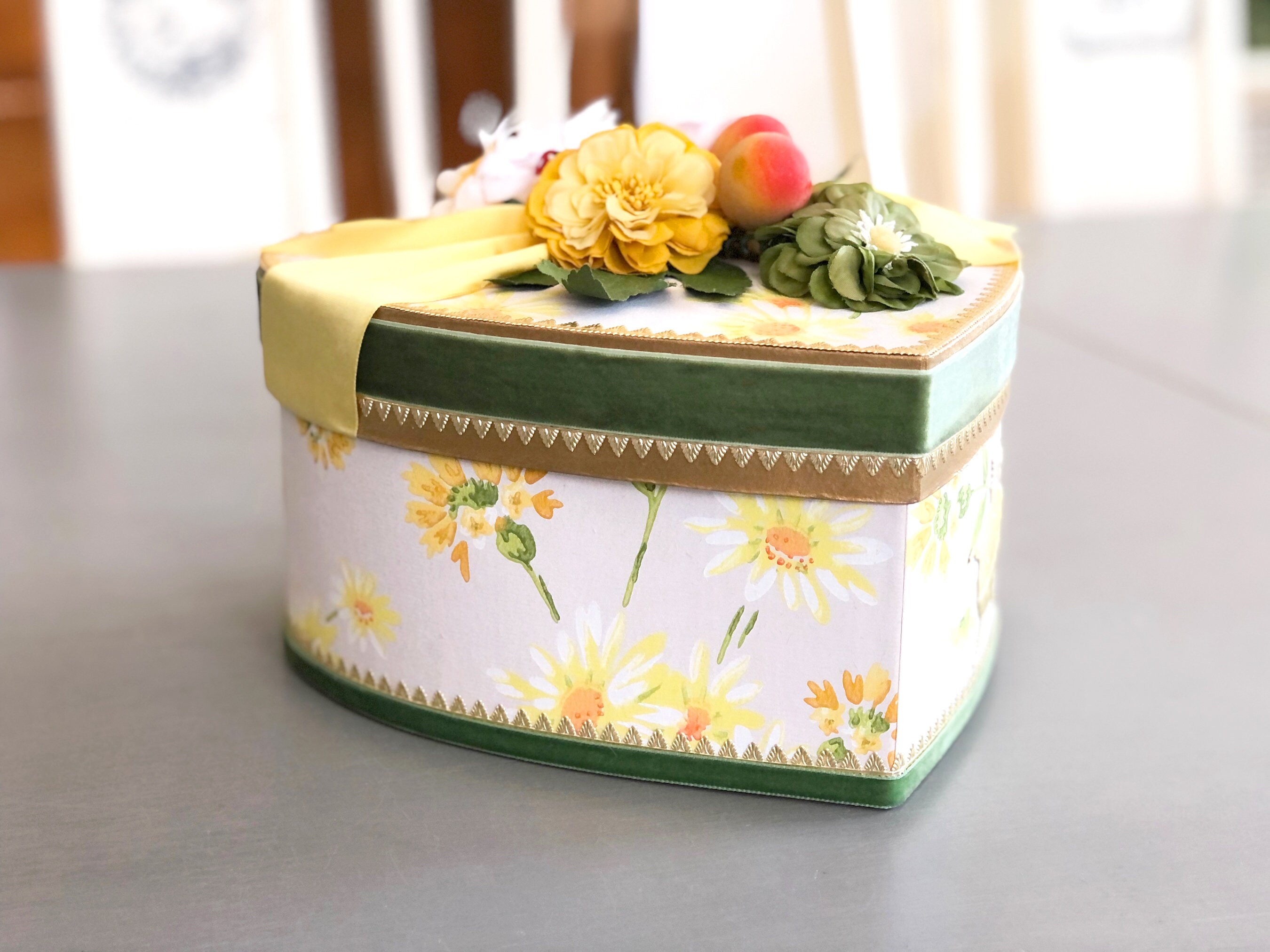 Vintage Daisy Wallpaper Heart Box Unique Valentine Box - Etsy