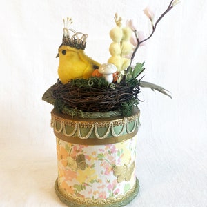 Vintage-inspired Nesting Goldfinch Candy Box | Vintage Wallpaper Bird ...