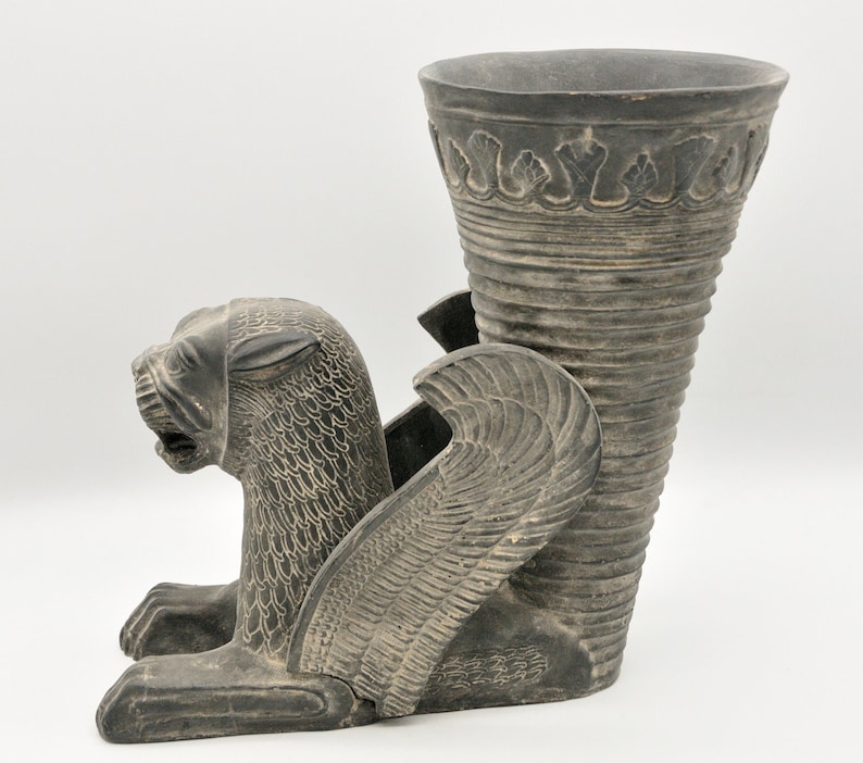Rhyton – Winged Lion / Rhyton – Geflügelter Löwe - Etsy