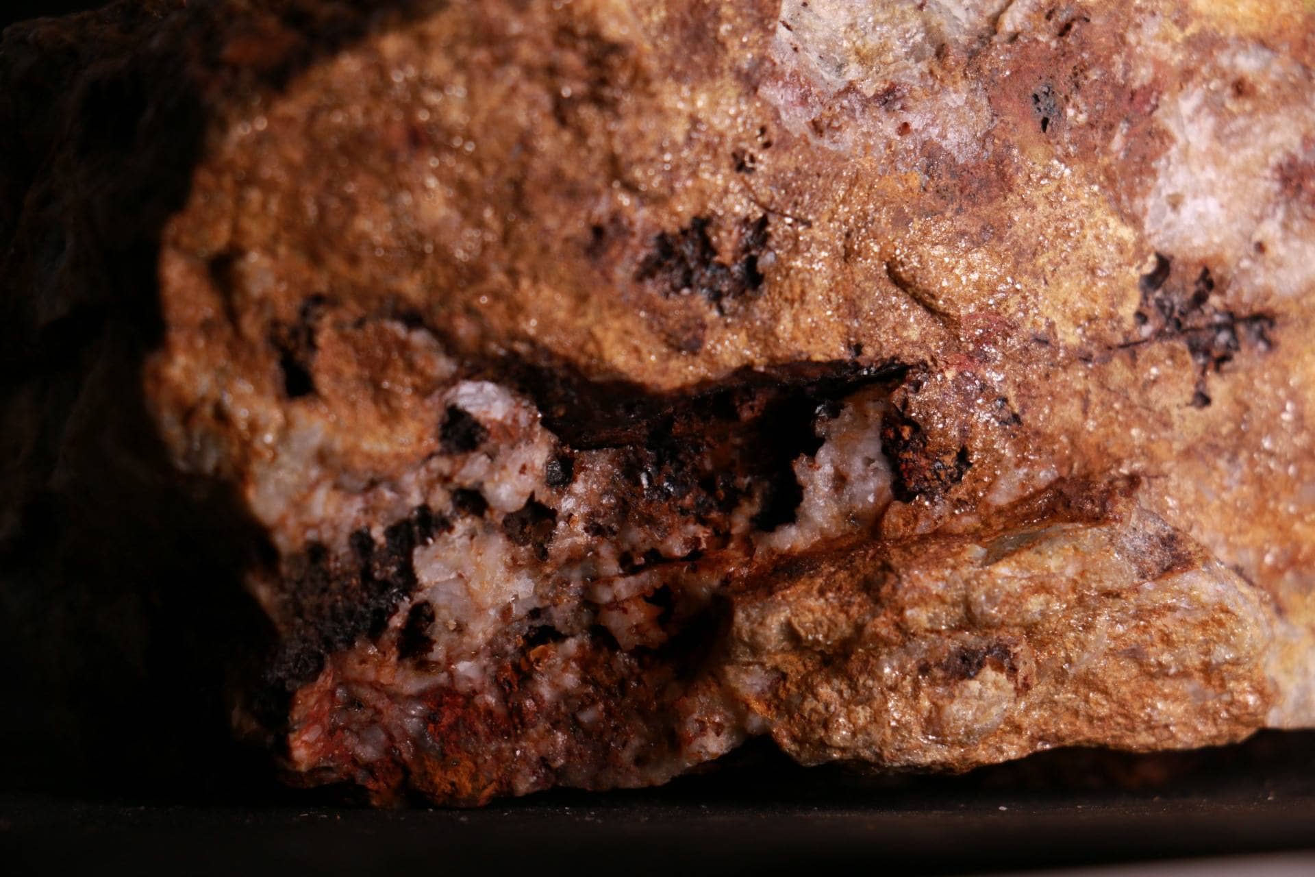 High Grade GOLD Ore in Matrix With Quartz, Hematite, Iron, Lemonite ...