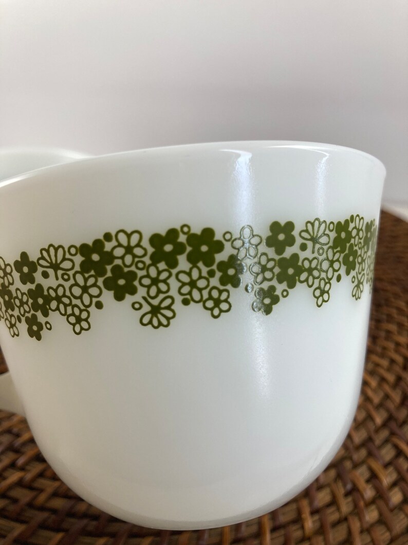 Vintage Pyrex Green Daisy Flower Coffee Mugs Small White Milk - Etsy