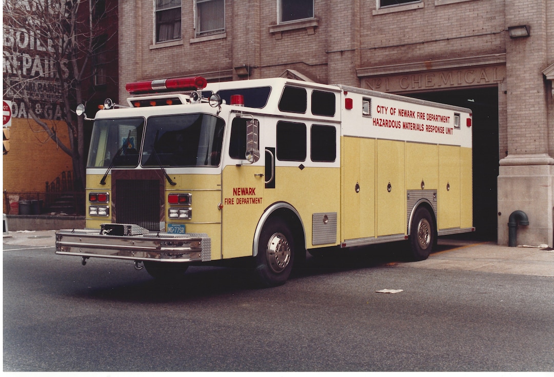 NEWARK FIRE Department Haz-mat 1 8x10 Inch Color Photo 1986 Spartan ...