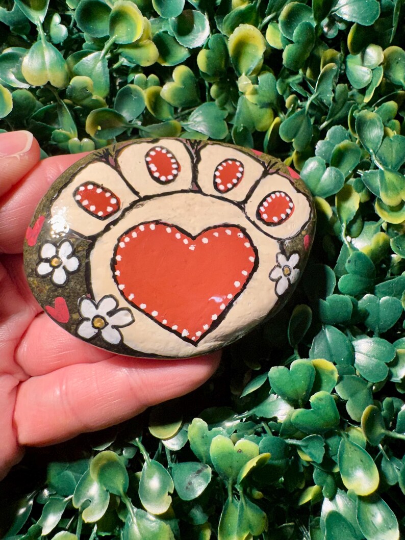 Hand Painted Dog Paw Rock, Heart Decor, Dog Lover Gift - Etsy