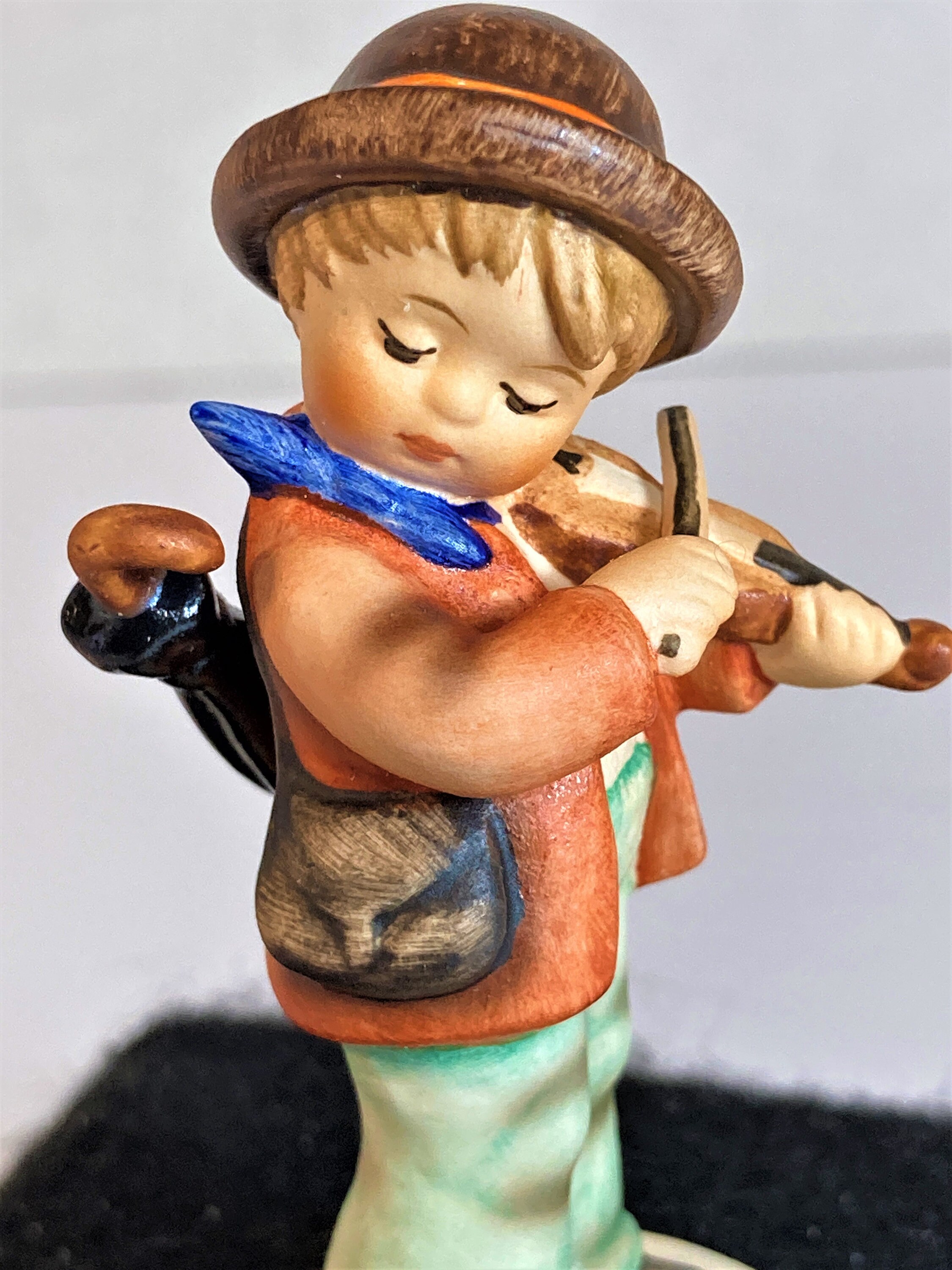 M. I. Hummel's little Fiddler a 1992 Figurine Produced by the Goebel Co ...