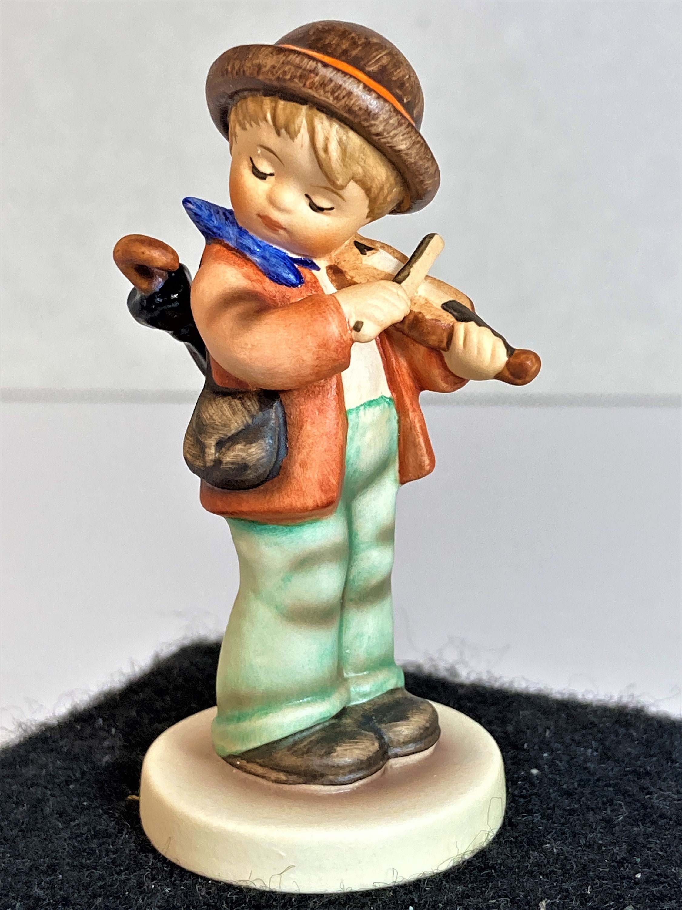 M. I. Hummel's little Fiddler a 1992 Figurine Produced by the Goebel Co ...