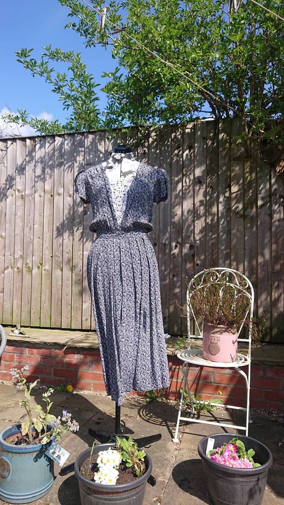 True 80's vintage Karin Stevens Sea shell navy print … - Gem