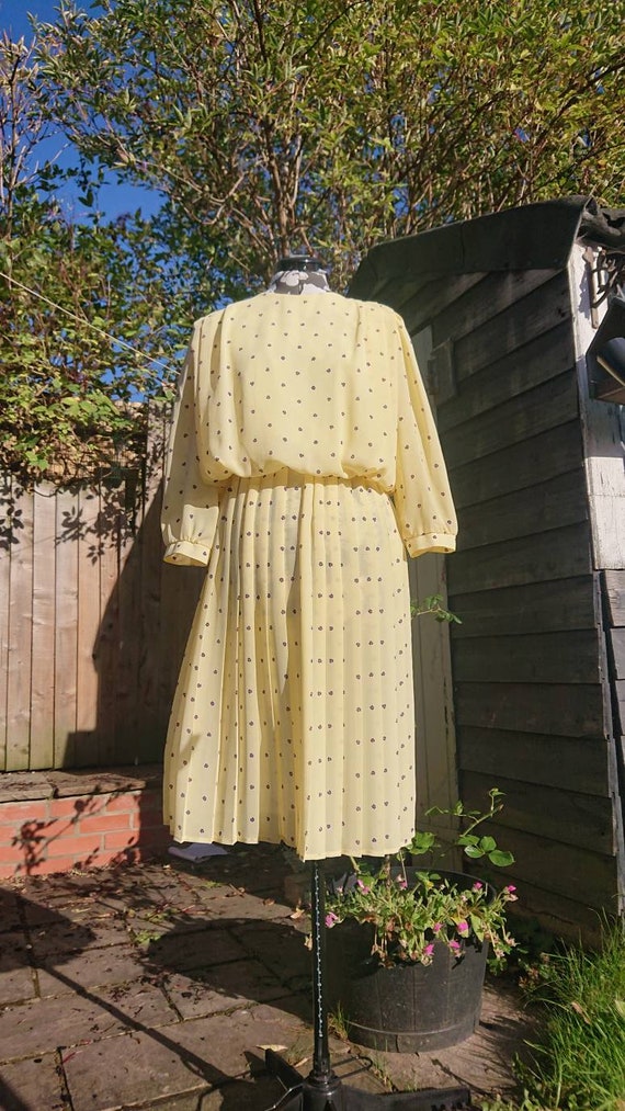 True 80's vintage 1920s box style Berkertex yellow fl… - Gem
