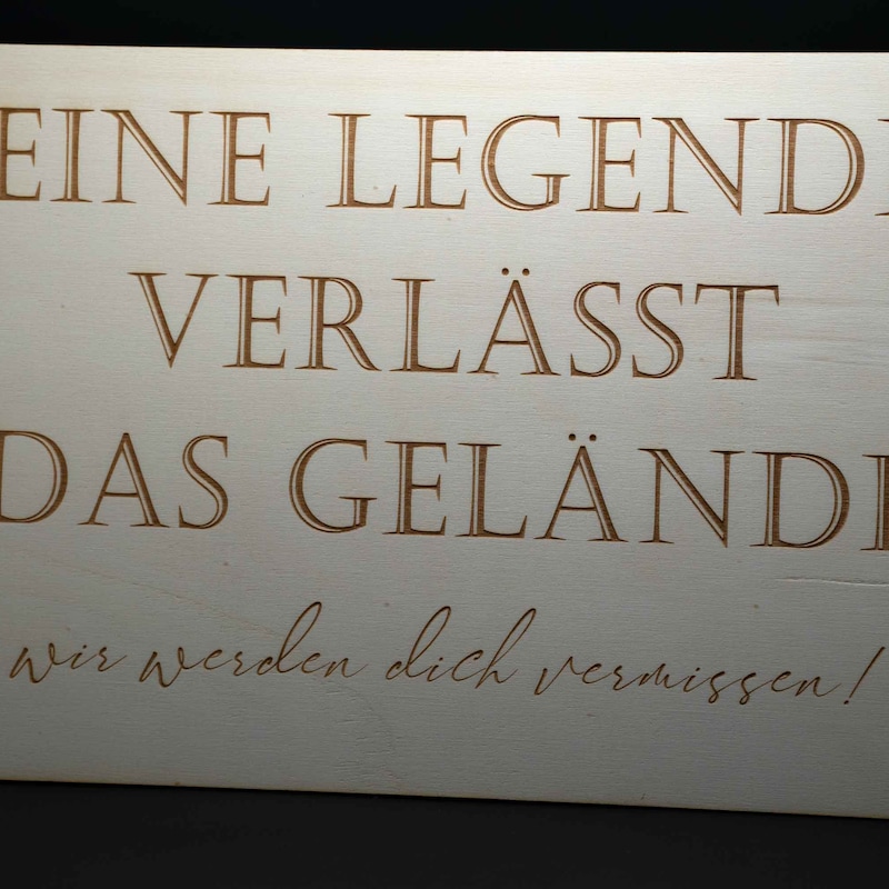 Eine legende verlässt das gelände - Etsy.de