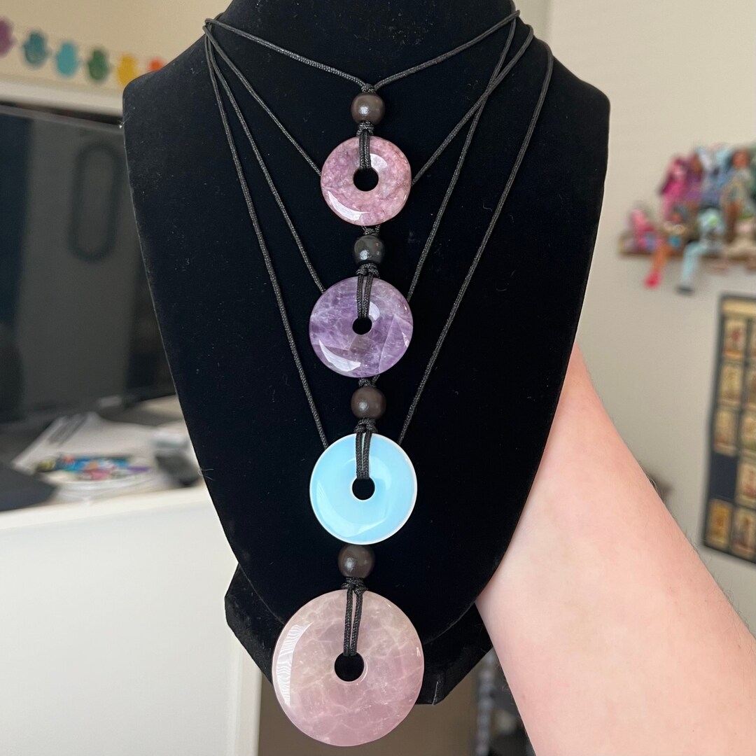 Groovy Crystal Donut Pendant Macramé Necklace - Etsy