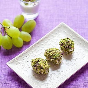 Self-fertile Ruby Crisp Muscadine Seeds: 25 Seeds, Dark Red Berries ...