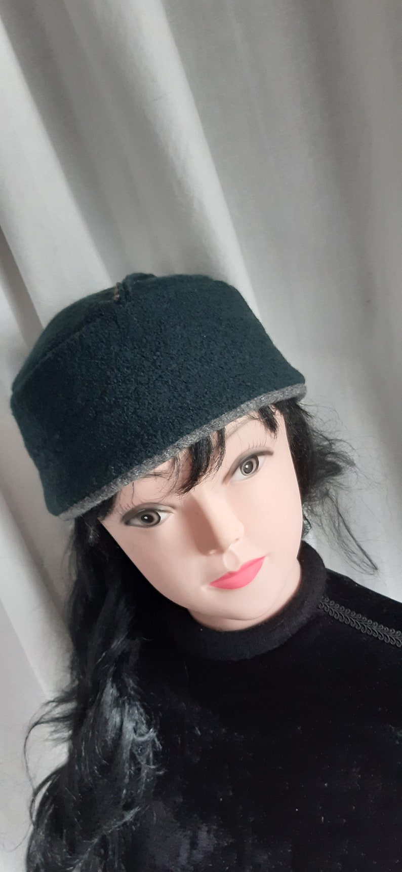 Embroidered Scholar's Cap Made of Wool - Etsy