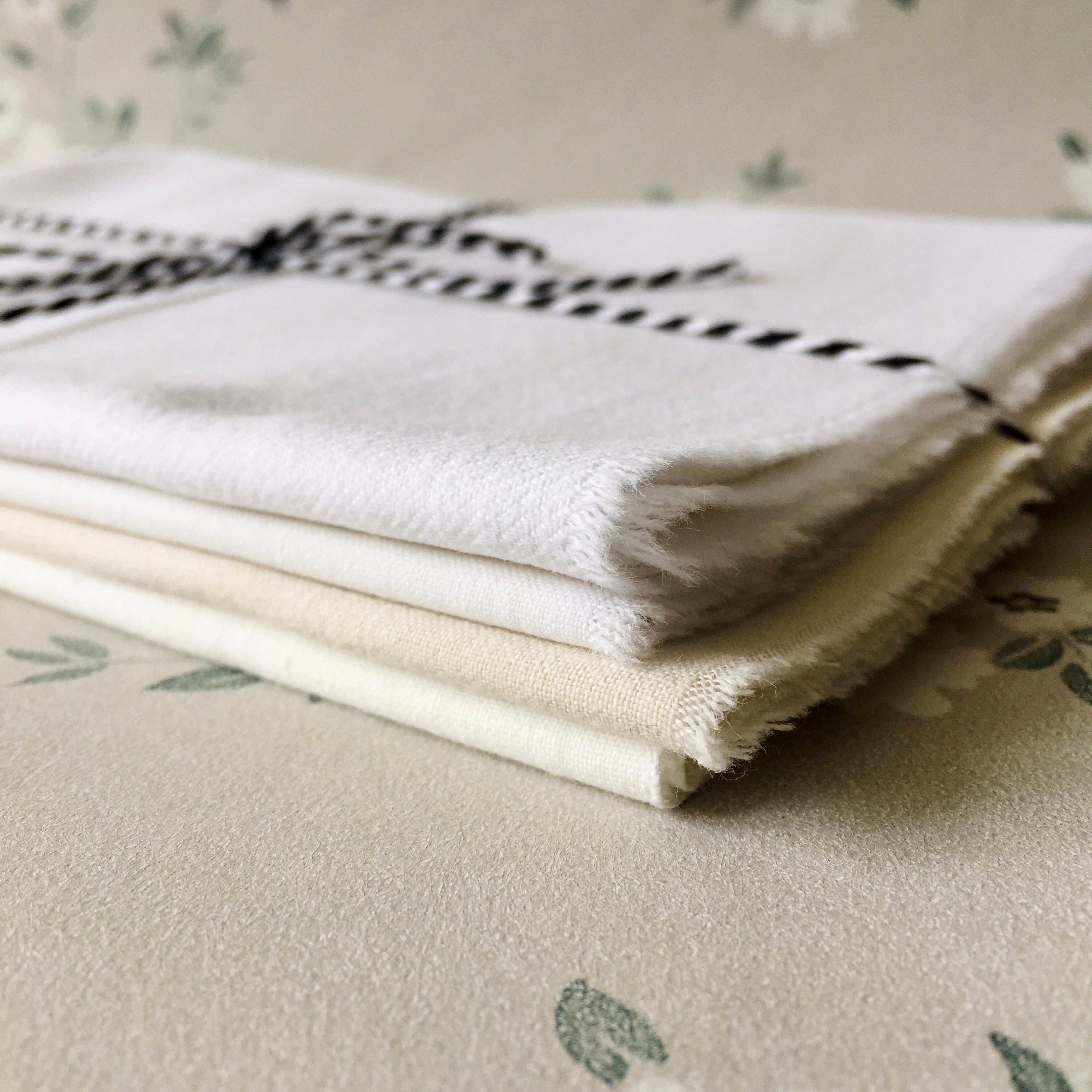 Vintage Linen Fabric Bundle, Scrap Vintage Cotton Fabric, Repurposed Table Linens and Sheets ...