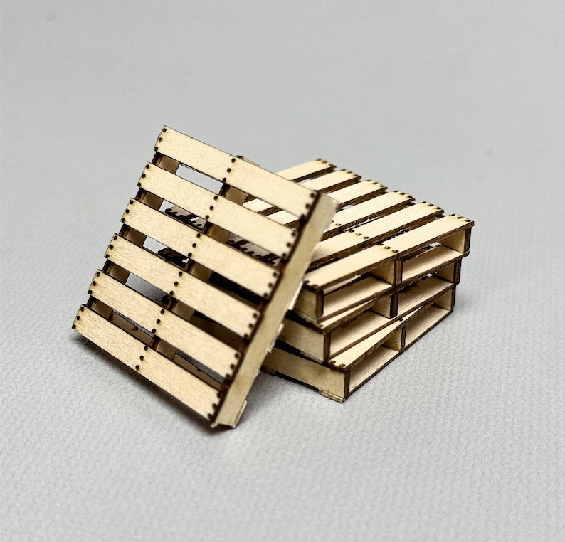 1/35 Scale Wooden Pallet Model Kit: Farm & Industrial Diorama (set of 4 ...
