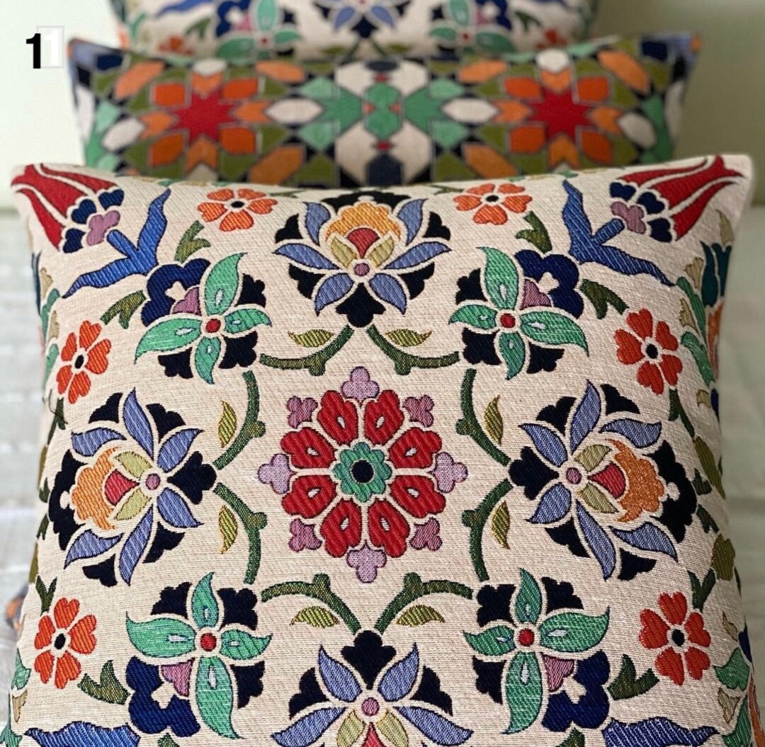 Floral Design Cushion Cover, Bloomy Decorative Pillow, Sofa Armchair ...