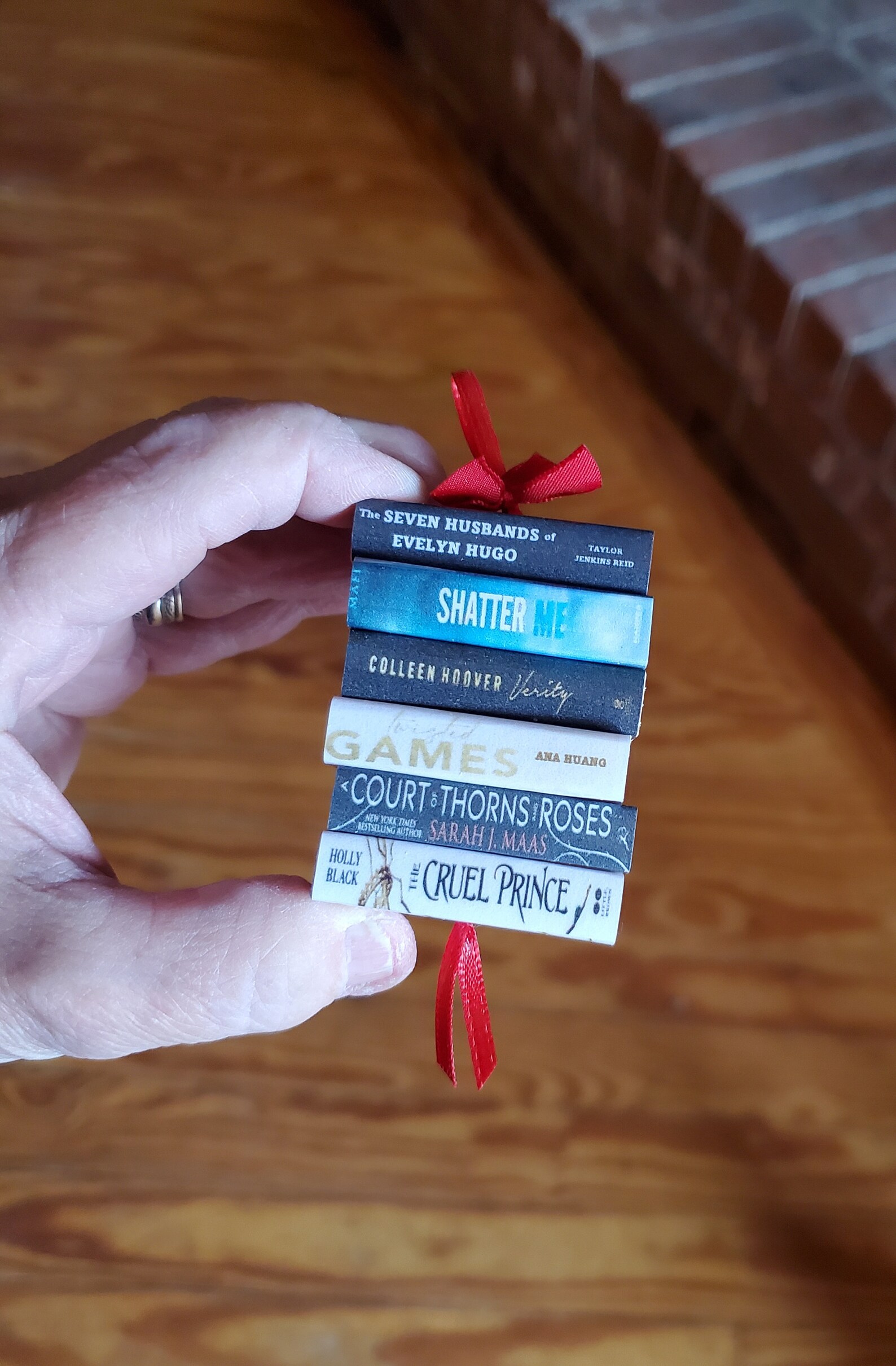 Personalized Book Stack Ornament Small Customizable - Etsy