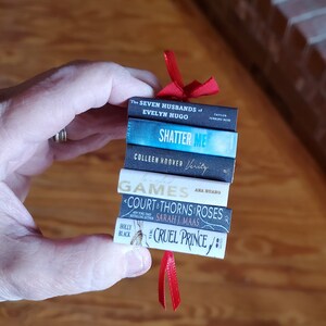 Personalized Book Stack Ornament, Small, Customizable - Etsy