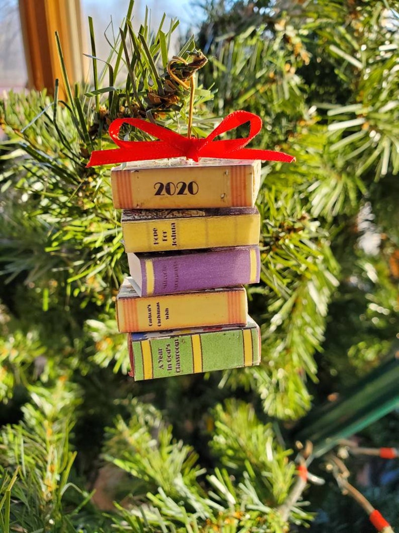 Personalized Book Stack Ornament Small Customizable - Etsy