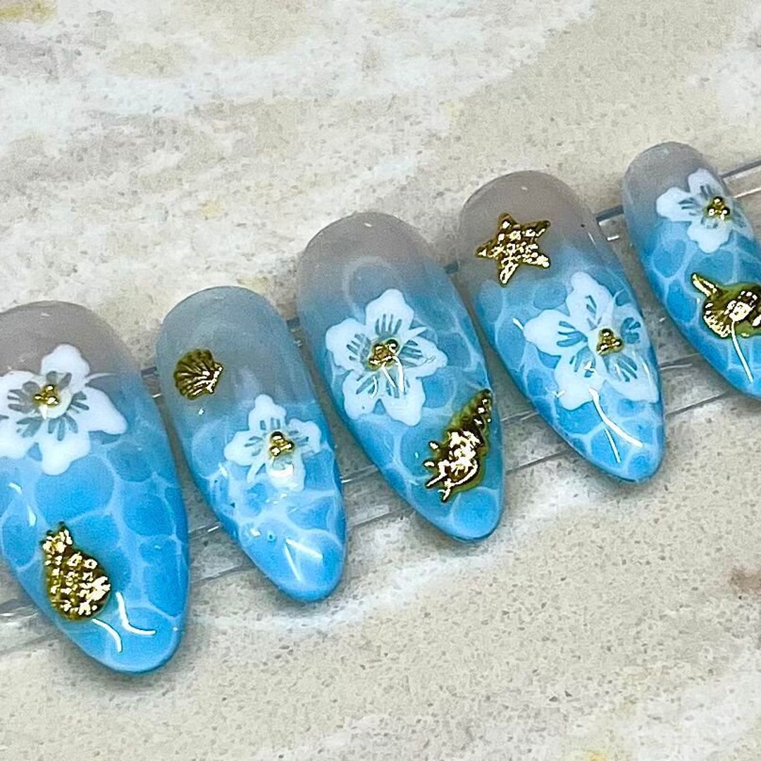 Beach Water Ombre / Light Blue Pool Water Nails With Gold Seashell ...