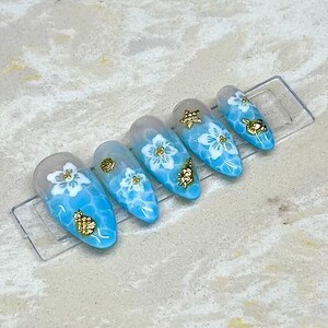 Beach Water Ombre / Light Blue Pool Water Nails With Gold Seashell ...