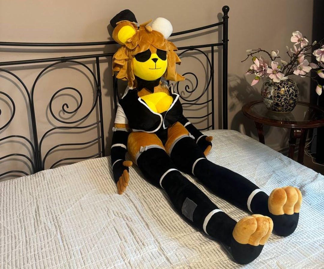 Golden Frenni Huge Premium Plush Toy 5.75 Feet (175 Cm) Fazclaire's ...