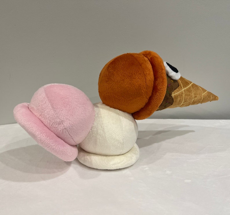 Scoopy Bugsnak From Bugsnax 16,9” X 9,1” (43 X 23 Cm) Plush Toy ...