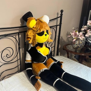 Golden Frenni Huge Premium Plush Toy 5.75 Feet (175 Cm) Fazclaire's ...