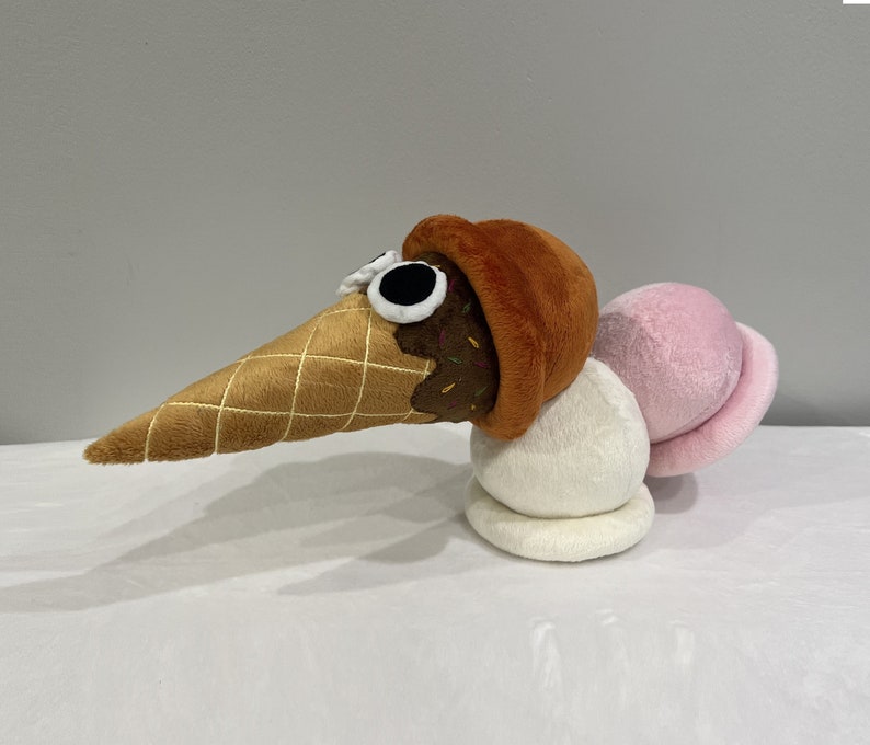 Scoopy Bugsnak From Bugsnax 16,9” X 9,1” (43 X 23 Cm) Plush Toy ...