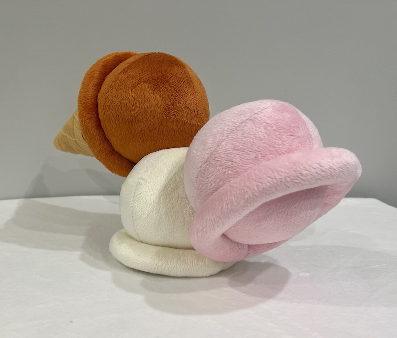 Scoopy Bugsnak From Bugsnax 16,9” X 9,1” (43 X 23 Cm) Plush Toy ...